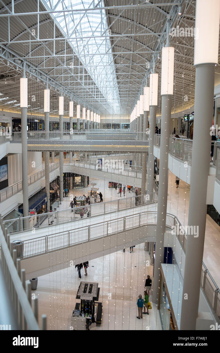 Pedestrian walkways, Mall of America, Minneapolis, Minnesota, USA Stock ...