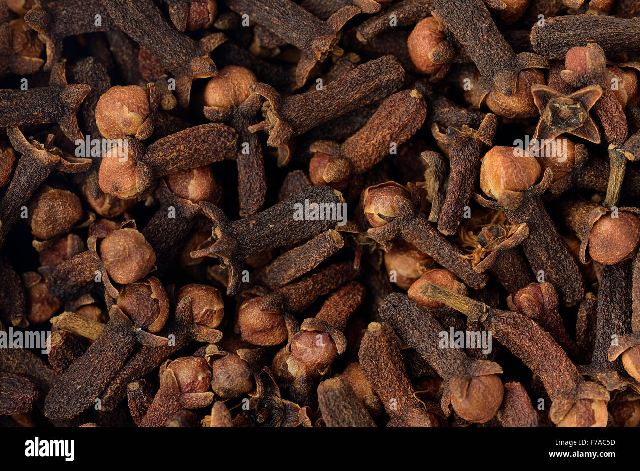 Brown cloves hi-res stock photography and images - Alamy