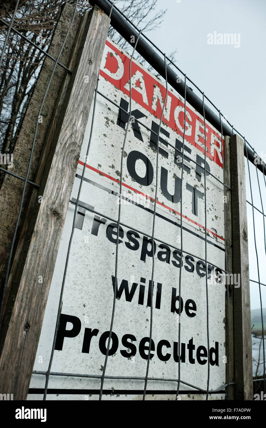 Trespassers will be prosecuted hi-res stock photography and images - Alamy