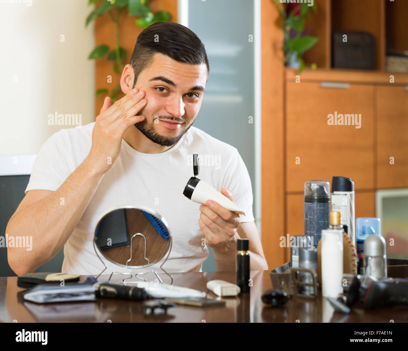 Facial moisturizing lotion hi-res stock photography and images - Alamy