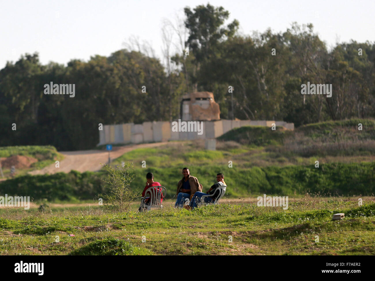 Bureij, Gaza Strip, Palestinian Territory. 27th Nov, 2015. Palestinian ...