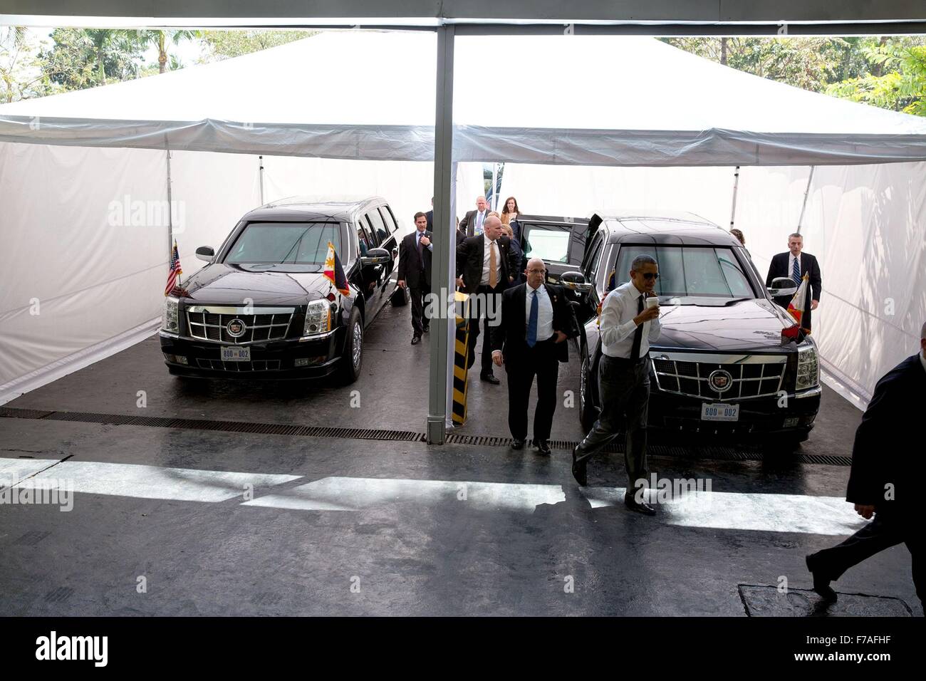 U.S. President Barack Obama arrives at the Sofitel Philippine Plaza ...