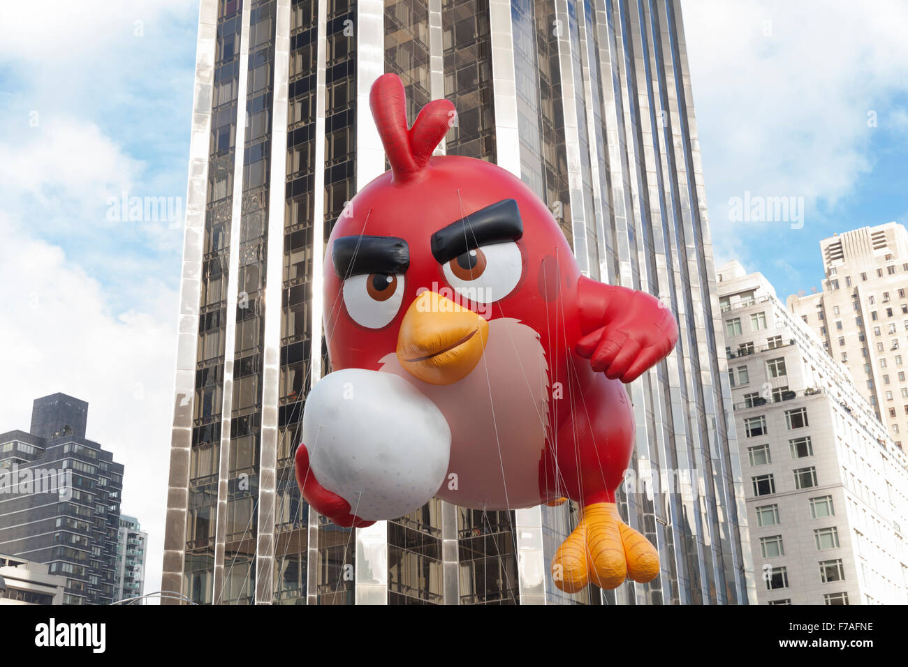 New York, NY USA - November 26, 2015: Giant Angry Birds Red balloon ...