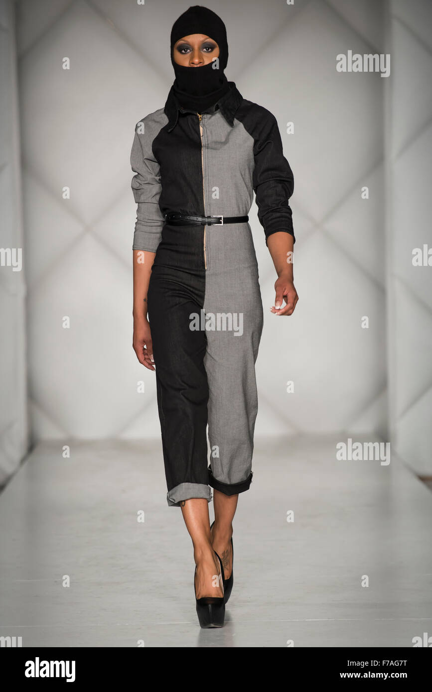 Fashion show runway hi-res stock photography and images - Alamy