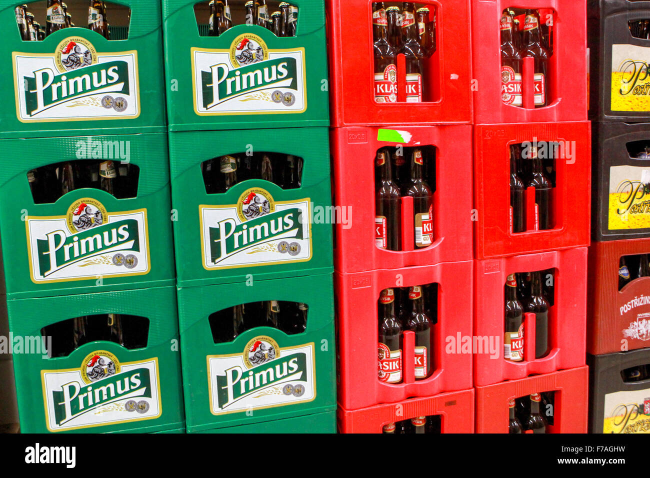 Crates of beer hi-res stock photography and images - Alamy
