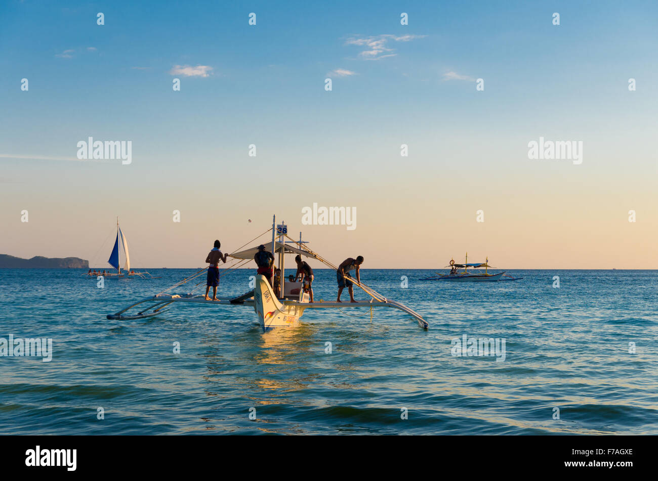 Philippine boats hi-res stock photography and images - Alamy