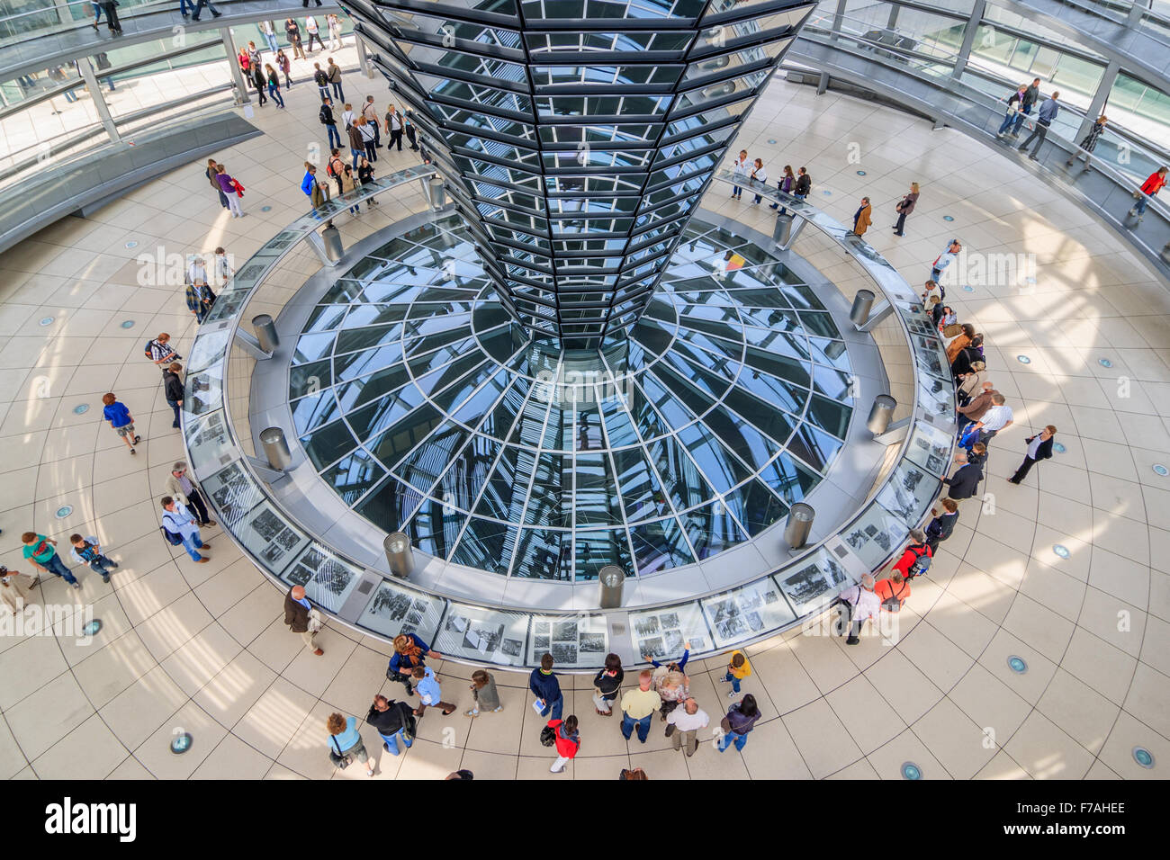 Circular building berlin hi-res stock photography and images - Alamy