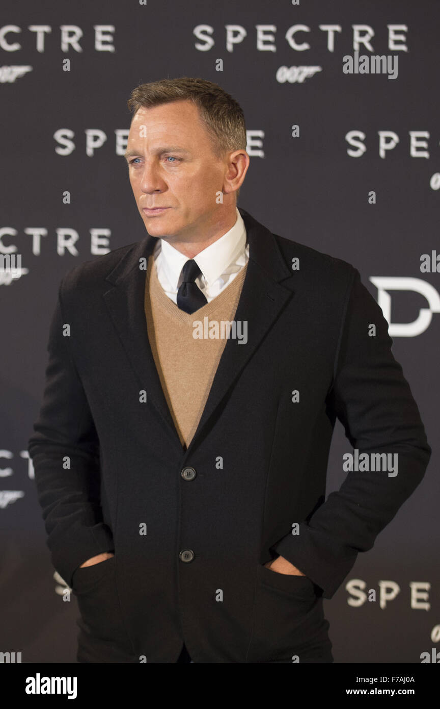 Daniel craig spectre rome hi-res stock photography and images - Alamy