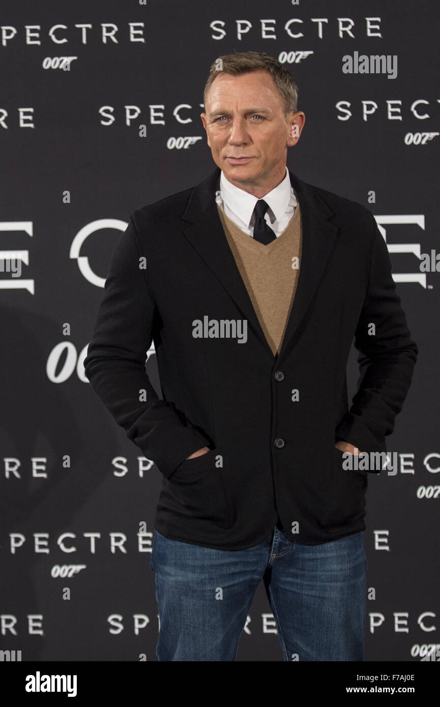 Daniel craig spectre rome hi-res stock photography and images - Alamy