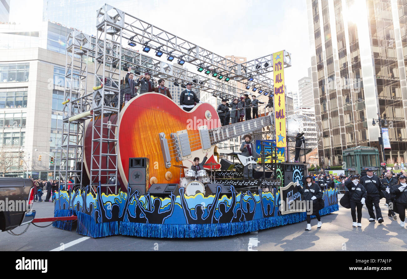 New York, NY USA - November 26, 2015: Cast of School of Rock rides ...