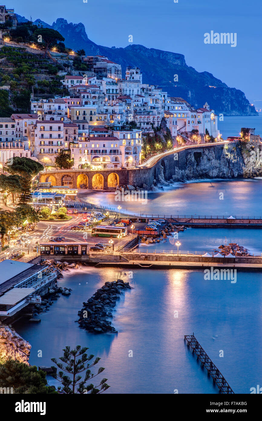 Town amalfi dusk italy hi-res stock photography and images - Alamy