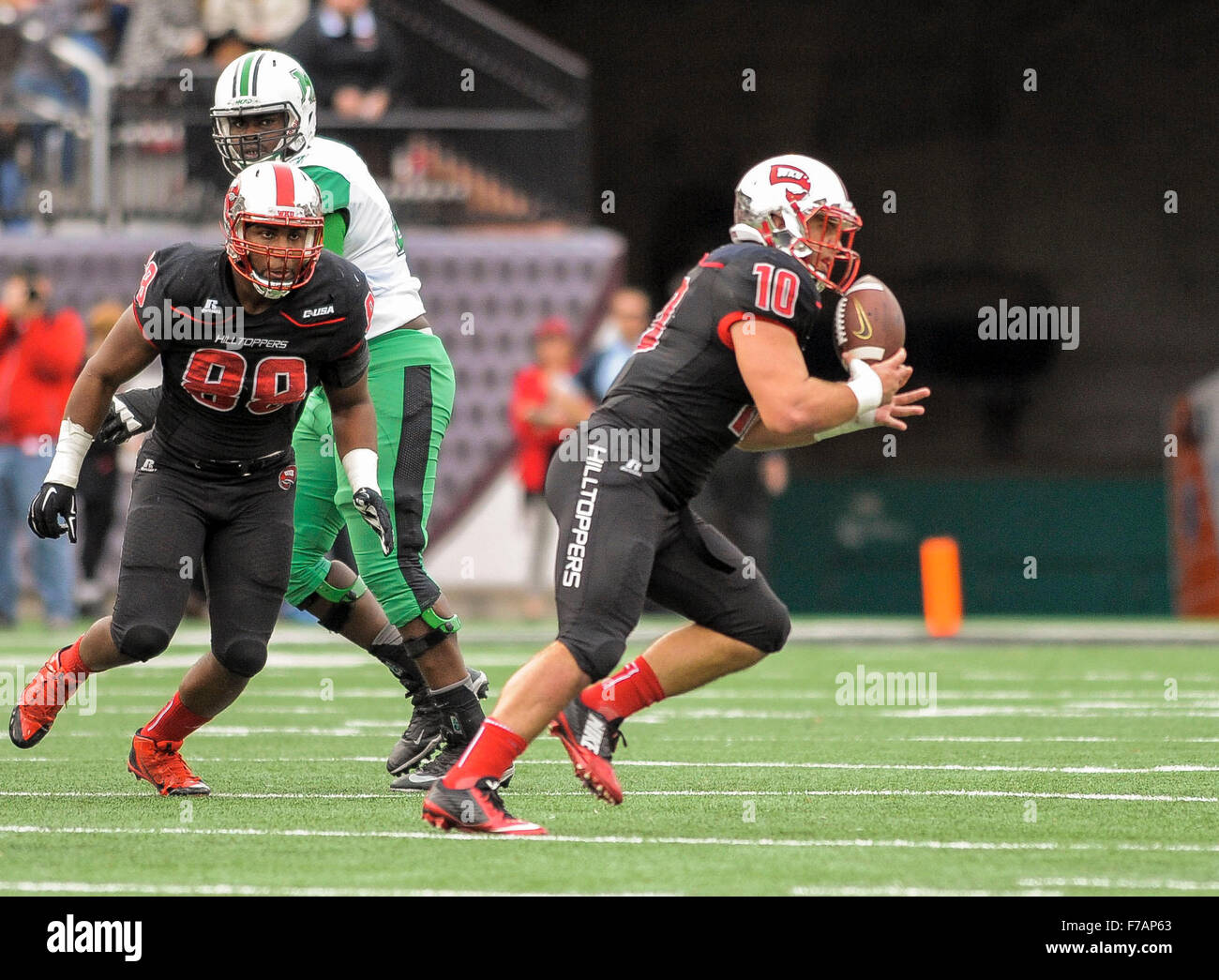 November 27 2015 Western Kentucky Hilltoppers linebacker Nick Holt (10 ...
