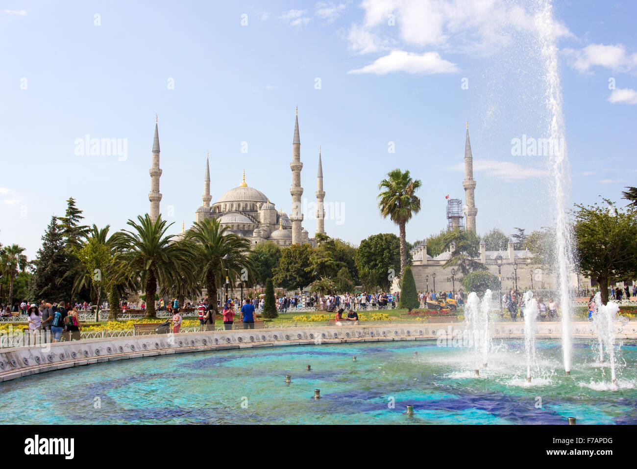 Fountain water mosque hi-res stock photography and images - Alamy