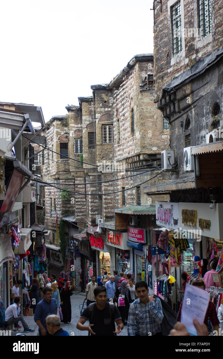 Busy tourist street hi-res stock photography and images - Alamy
