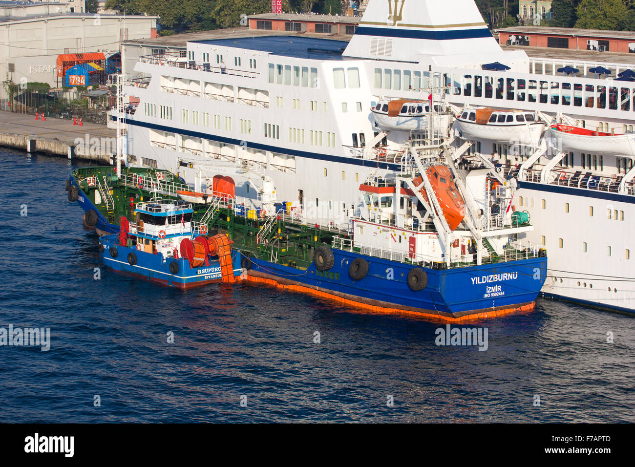 istanbul harbour with cruise ship unloading Stock Photo - Alamy