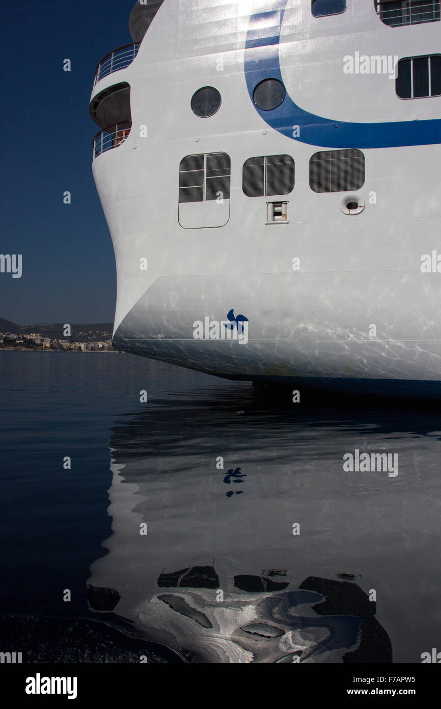 reflection of ship in water Stock Photo - Alamy