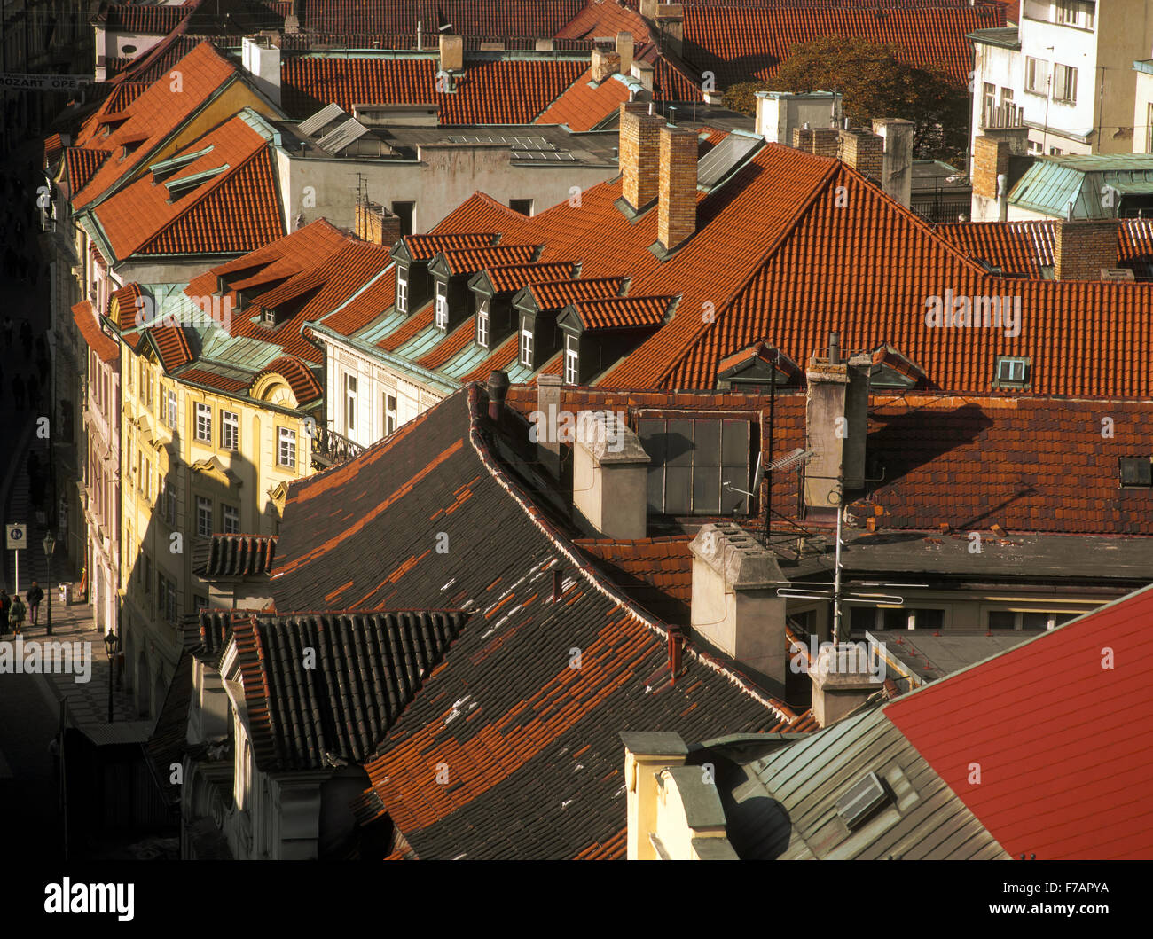 Crowded rooftops hi-res stock photography and images - Alamy