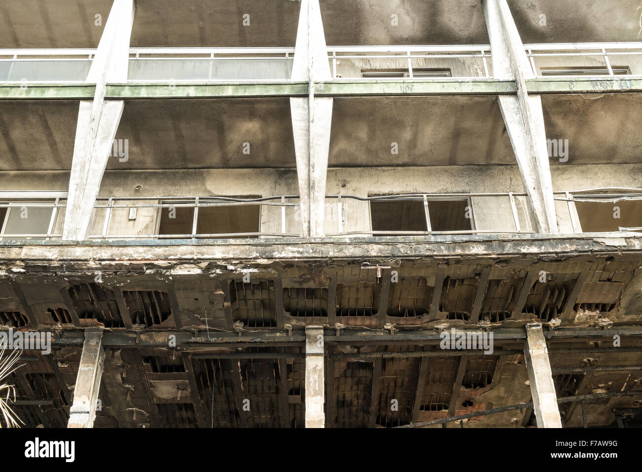 High rise facade fire hi-res stock photography and images - Alamy