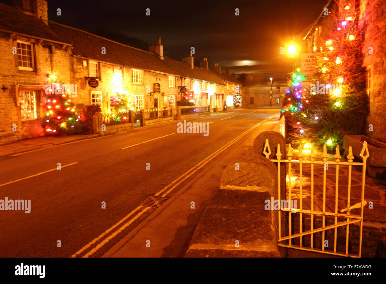 Castleton christmas lights derbyshire hi-res stock photography and ...