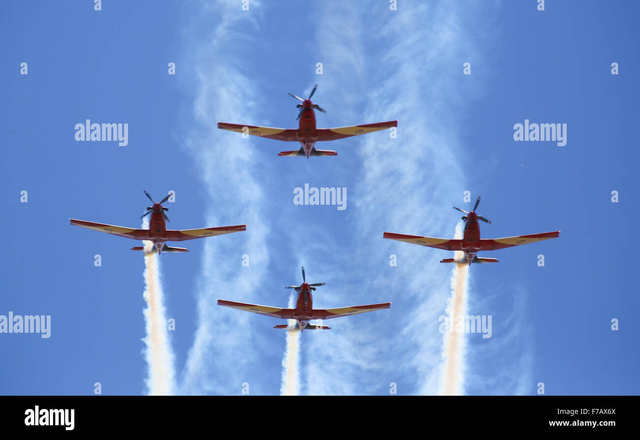 Royal australian air roulettes aerobatic hi-res stock photography and ...