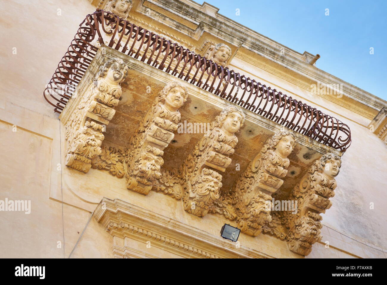 Details baroque architecture hi-res stock photography and images - Alamy
