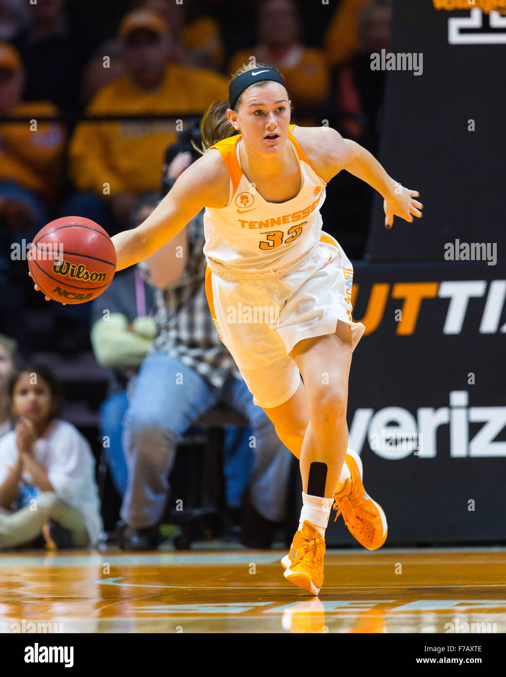 November 27, 2015: Alexa Middleton #33 of the Tennessee Lady Volunteers ...