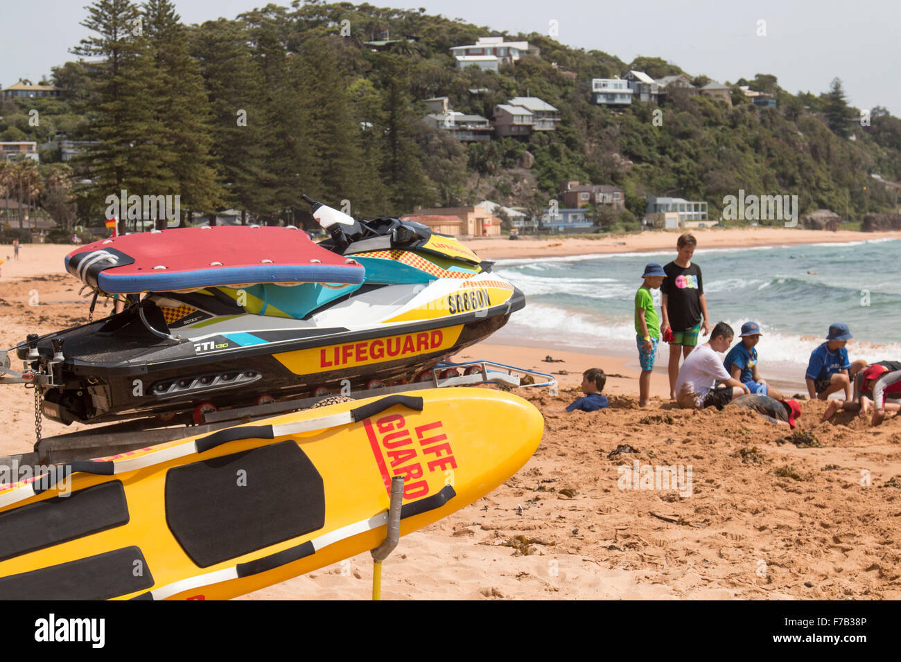 Australian school children playing on hi-res stock photography and ...