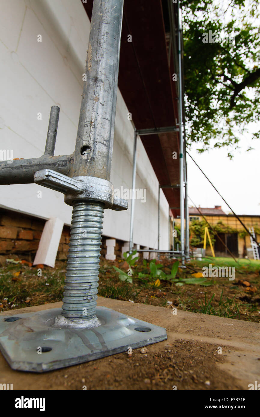 Basic scaffolding hi-res stock photography and images - Alamy