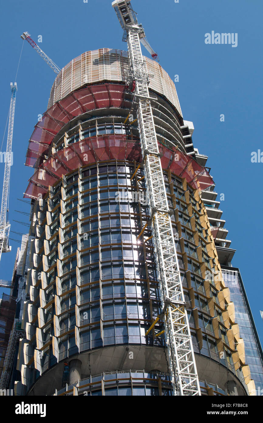 Construction of the skyscraper towers at Barangaroo urban development ...
