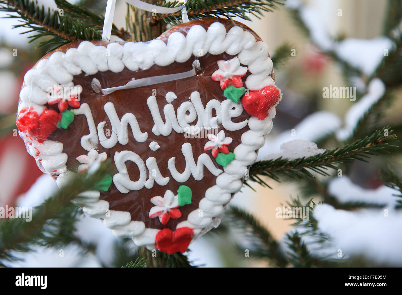 German gingerbread heart with the words "Ich liebe dich" translates ...
