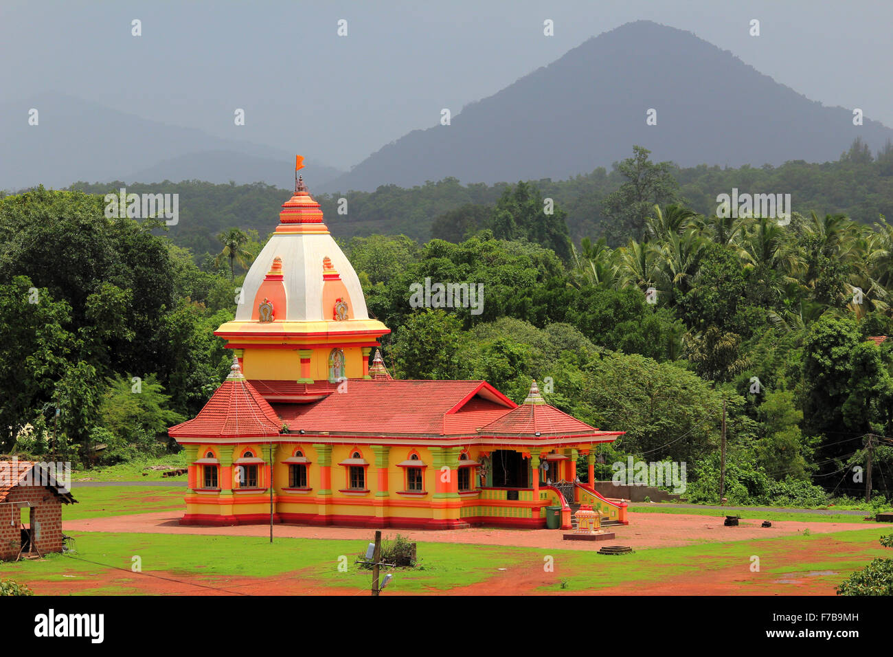 Jungle hindu temple hi-res stock photography and images - Alamy