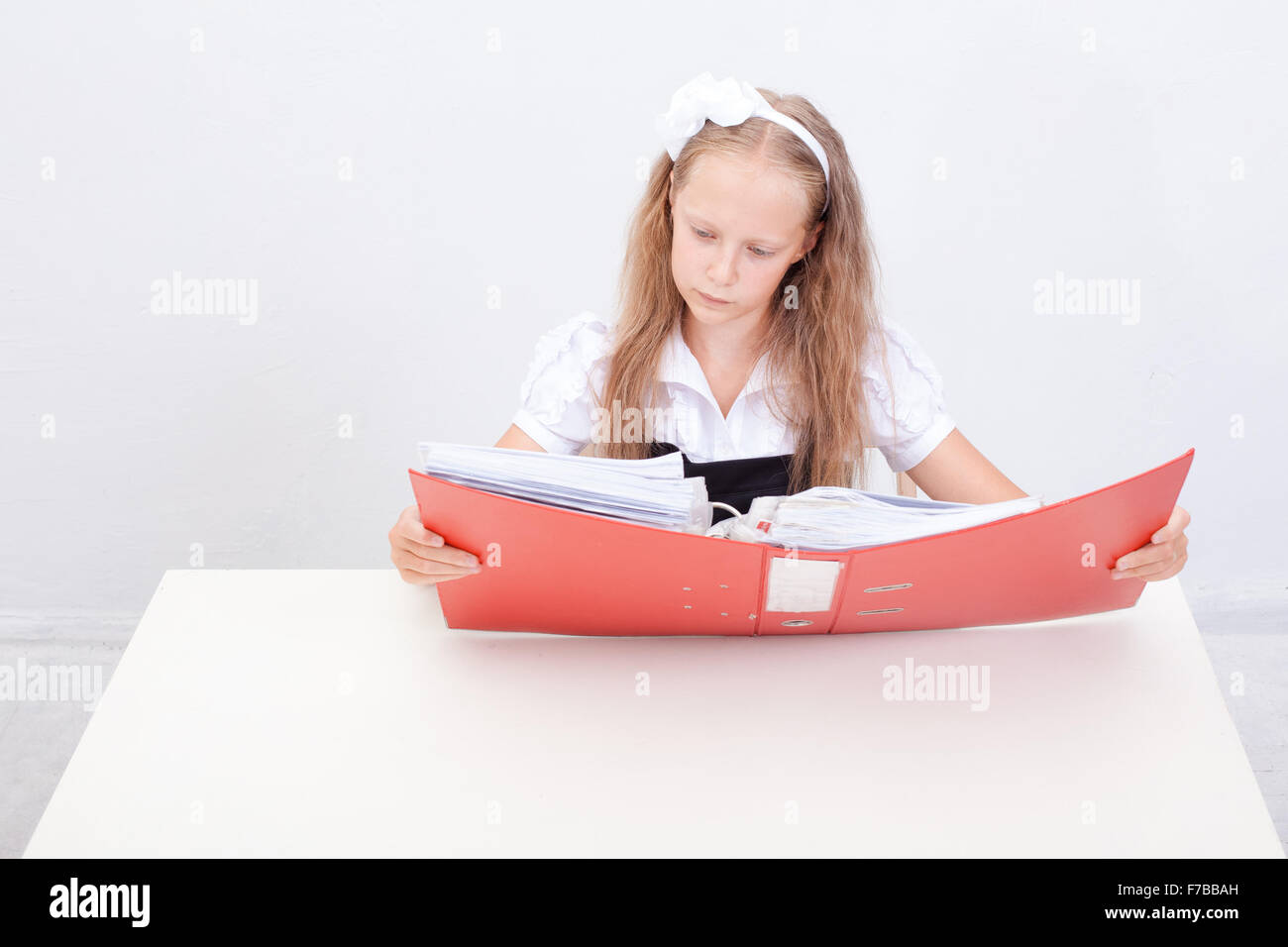Teen girl folders hi-res stock photography and images - Alamy