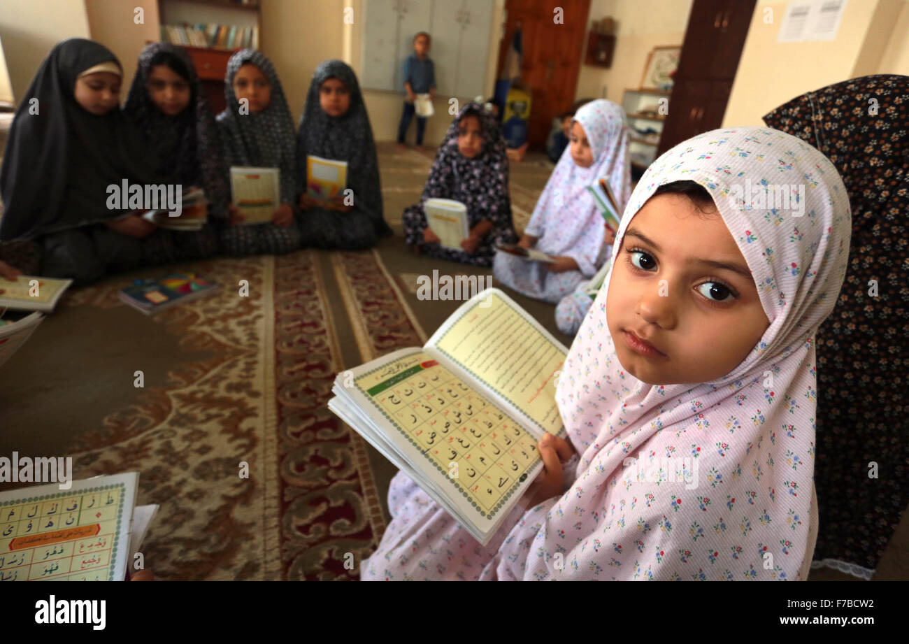 Gaza, Palestine. 28th Nov, 2015. Girls from Gaza attending the mosque ...