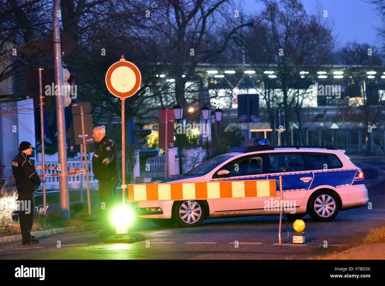 Ww2 bomb disposal hi-res stock photography and images - Alamy