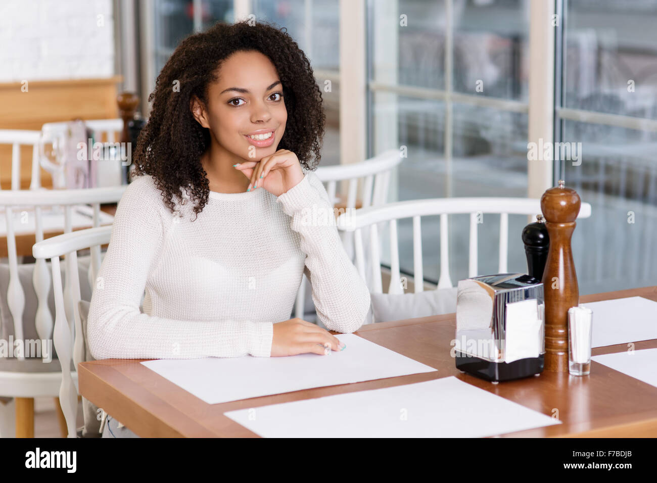 Female women diner restaurant hi-res stock photography and images - Alamy