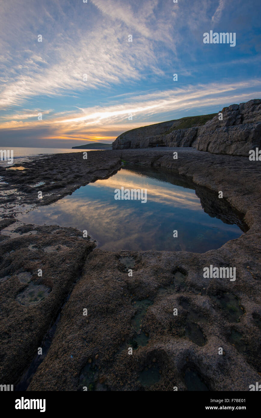 Rock ledge sea hi-res stock photography and images - Alamy