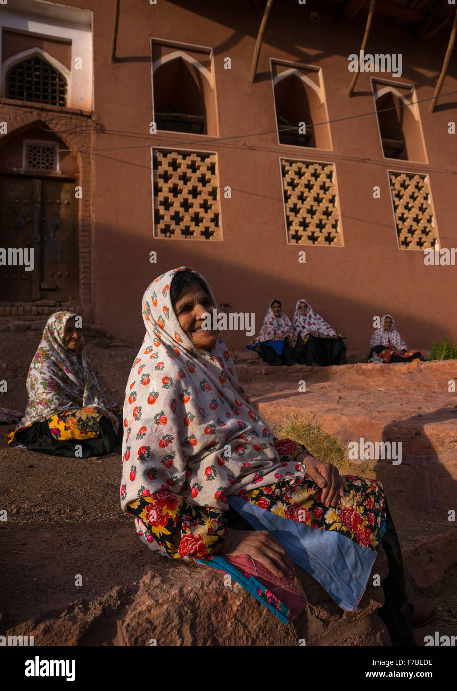 Portrait Of Iranian Women Wearing Traditional Floreal Chadors In ...