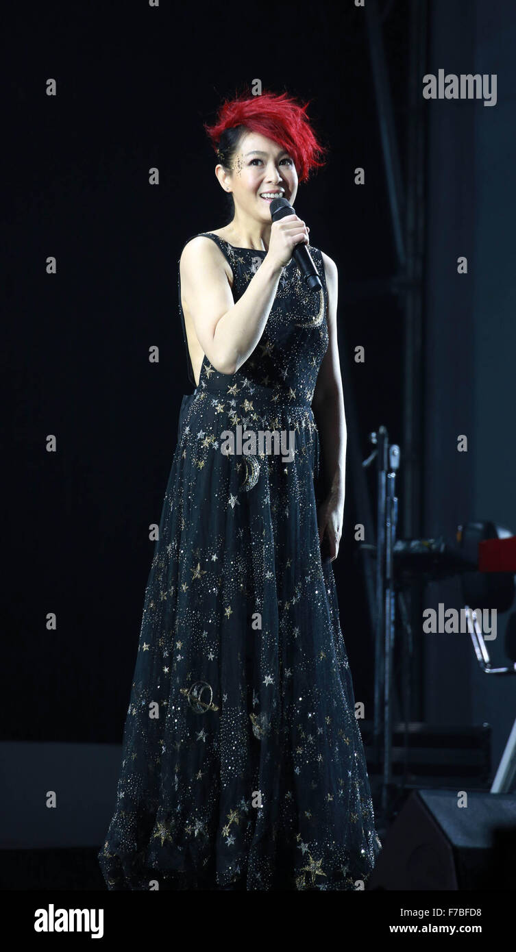 Chinese singer hi-res stock photography and images - Alamy