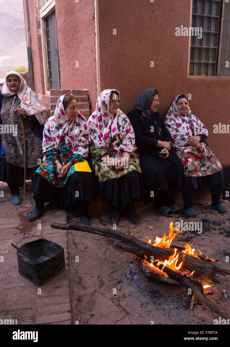 Portrait Of Iranian Women Wearing Traditional Floreal Chadors In ...