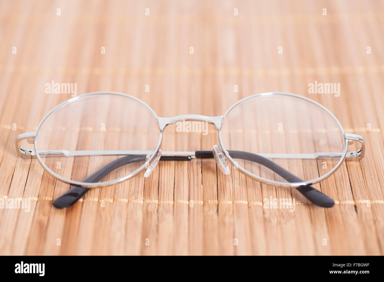 Round specs hi-res stock photography and images - Alamy