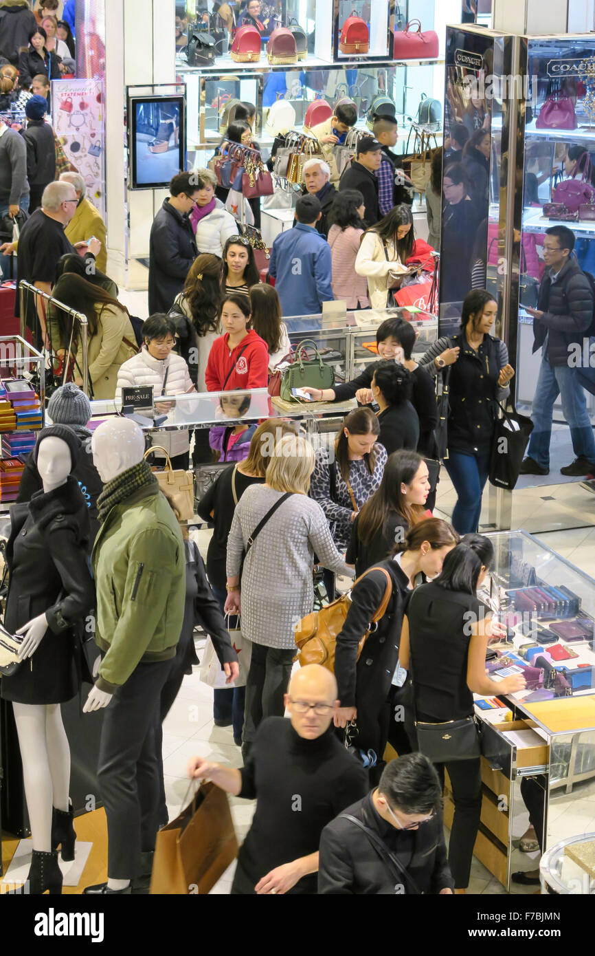 Macy's shopping bag hi-res stock photography and images - Alamy