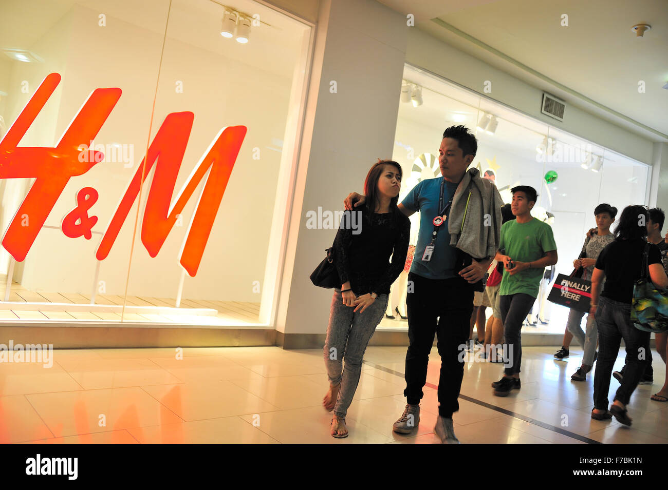 New H&M store opens in Ayala Center Cebu City Philippines 27 November ...