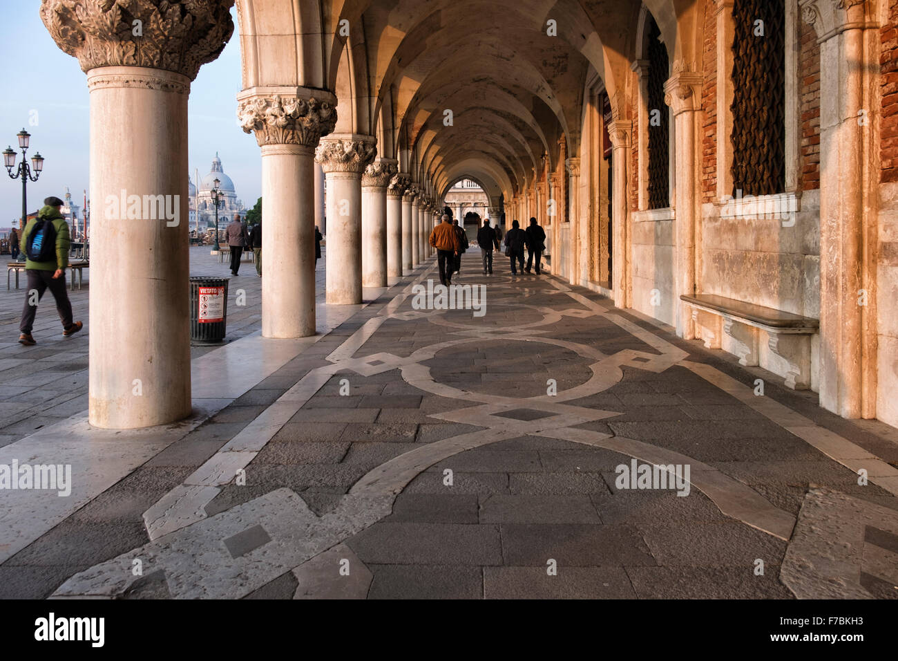 Columned Walkway High Resolution Stock Photography and Images - Alamy
