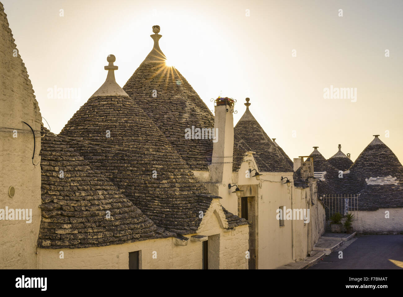 Trullo, Trulli, Alberobello, Apulia, Italy, UNESCO World Heritage Site ...