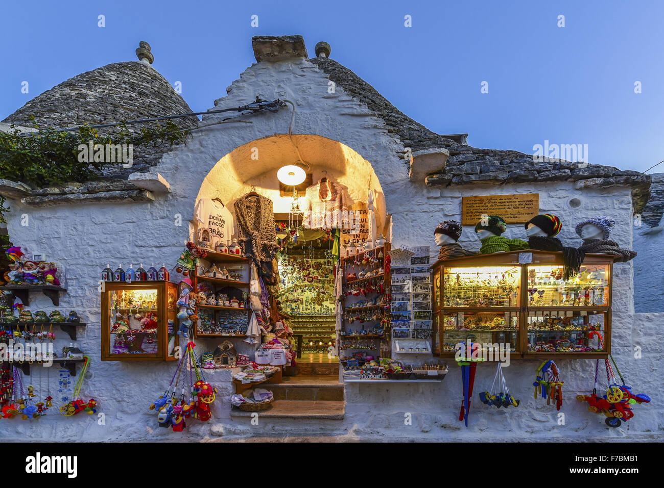 Trullo, Trulli, Alberobello, Apulia, Italy, UNESCO World Heritage Site ...