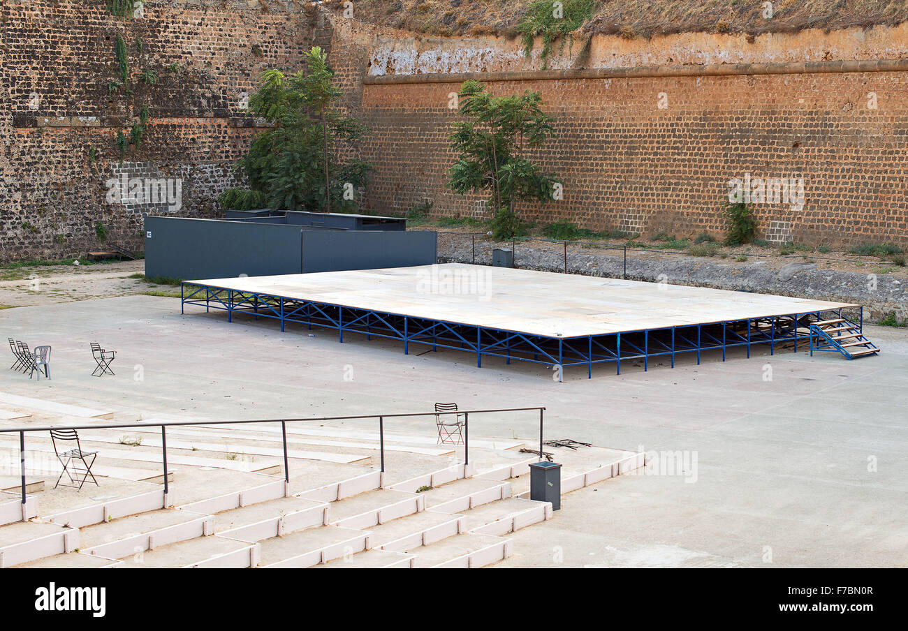 Open air theatre construction hi-res stock photography and images - Alamy