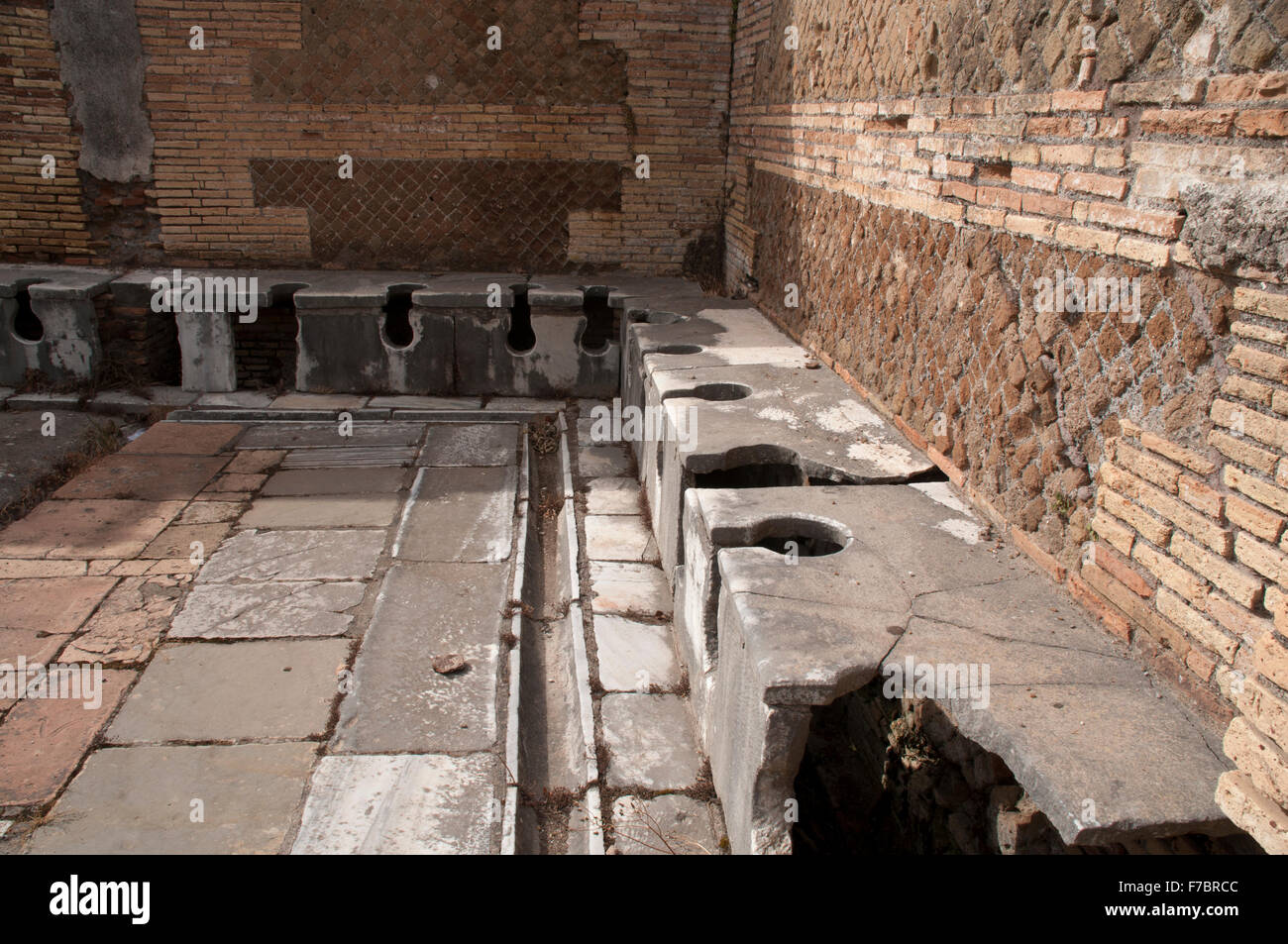 Ancient rome toilet hi-res stock photography and images - Alamy