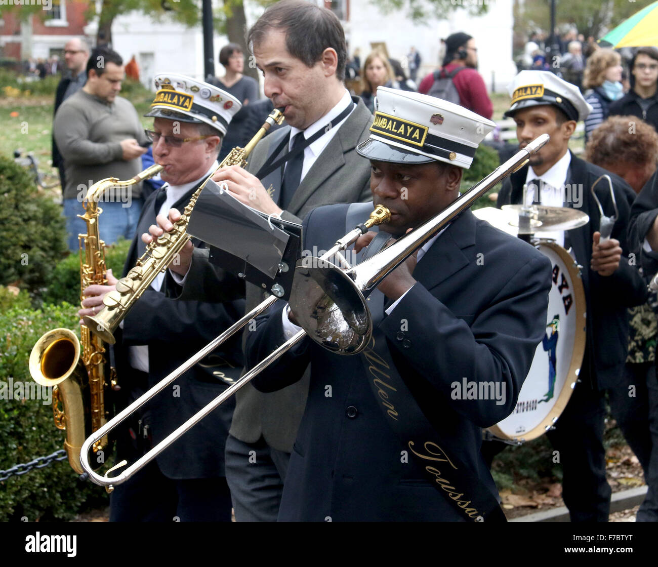 New orleans style jazz funeral hi-res stock photography and images - Alamy