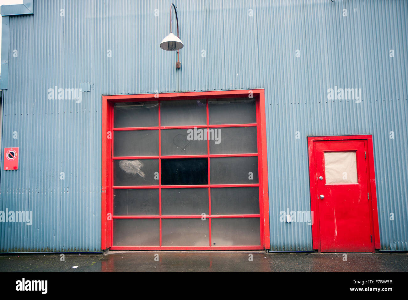 Door Entrance Warehouse High Resolution Stock Photography and Images ...