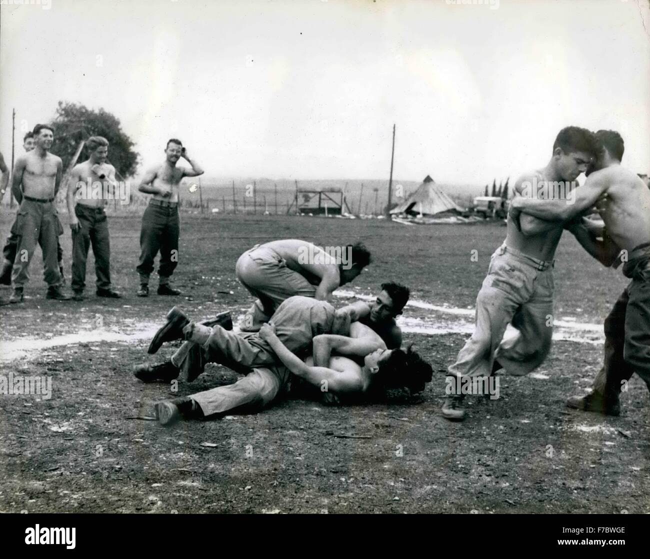 1962 - Israeli Commando Keep On Keeping Fit: Having won victory in its ...